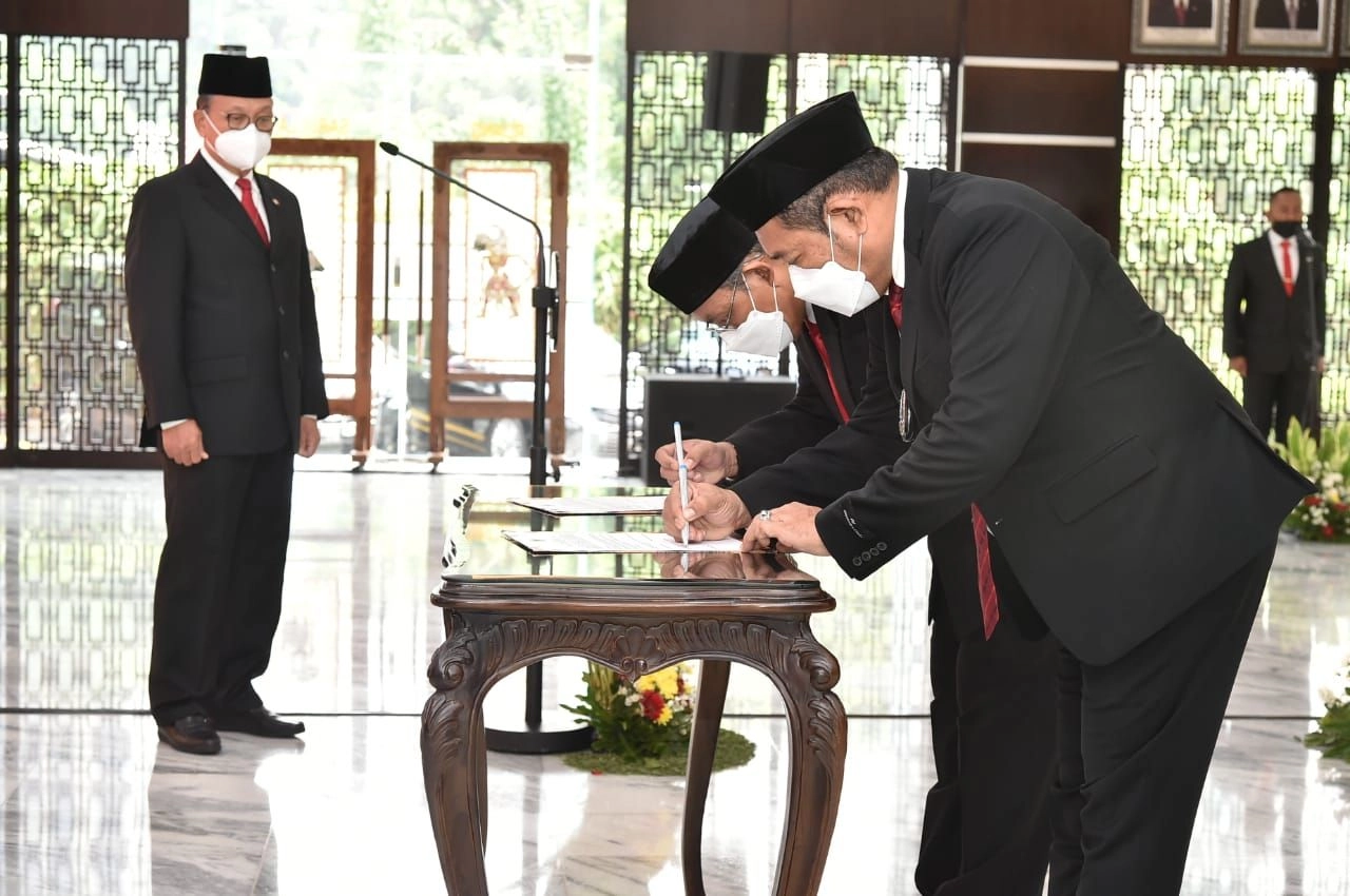 Menteri ESDM Lantik Maompang Harahap Sebagai Direktur Pembinaan Usaha ...